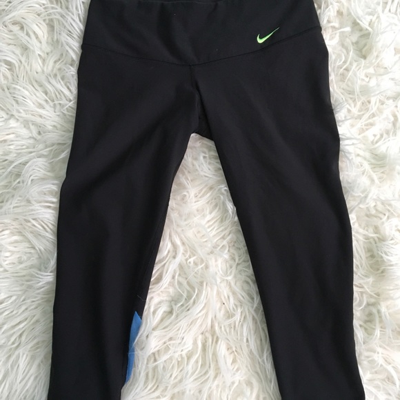 Nike | Pants & Jumpsuits | 38 Nike Dryfit Capris With Cute Detail | Poshmark